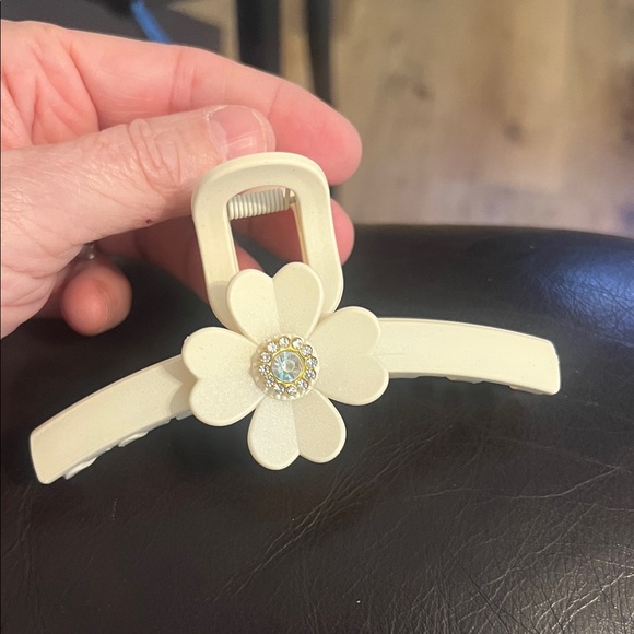 Source Unknown | Hair | New Cream Hair Clip With Floral Design | Poshmark